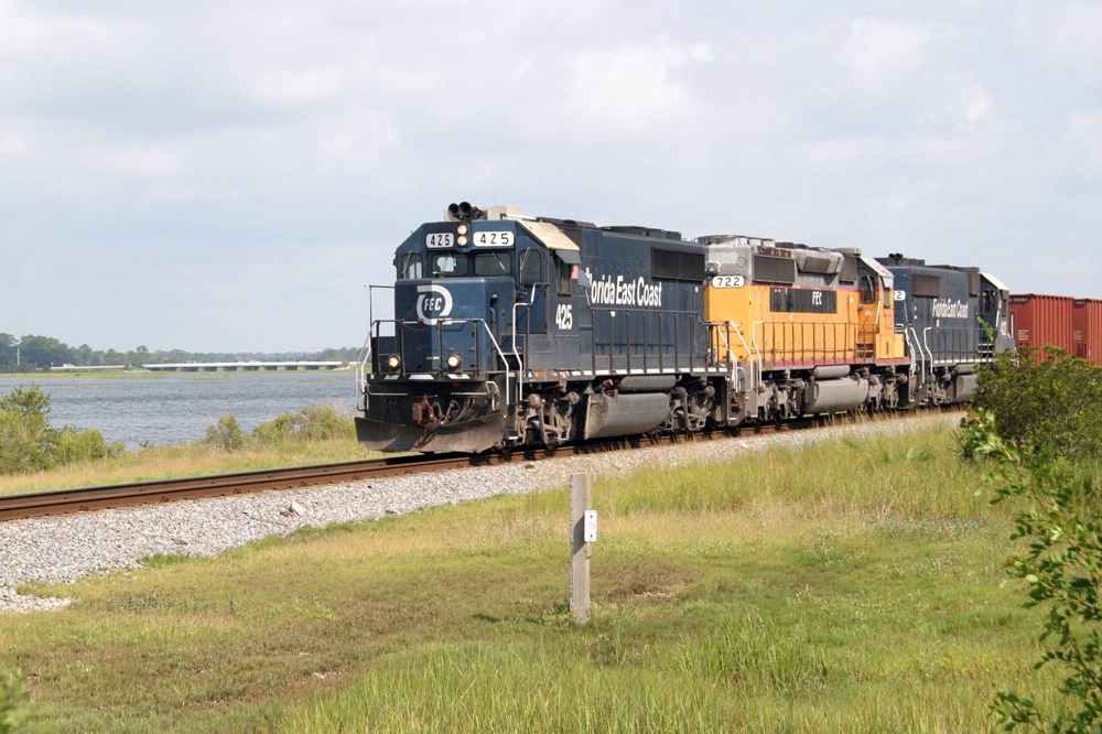 FEC 425 on SB Rock Train